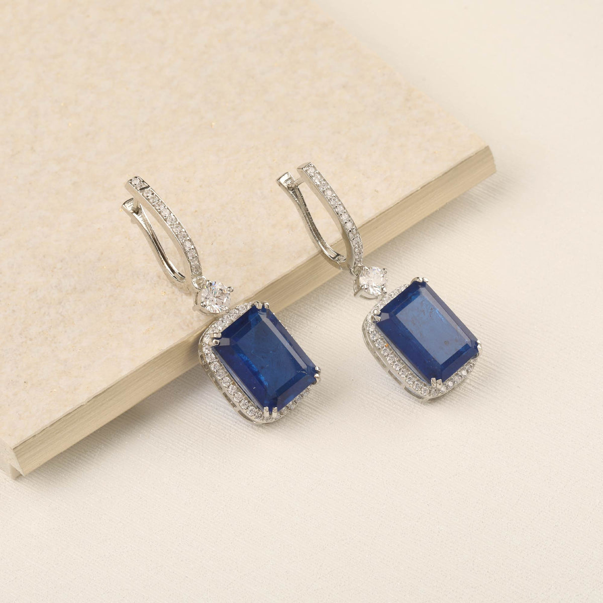 Blue Saphire Balis With Border – Detalea